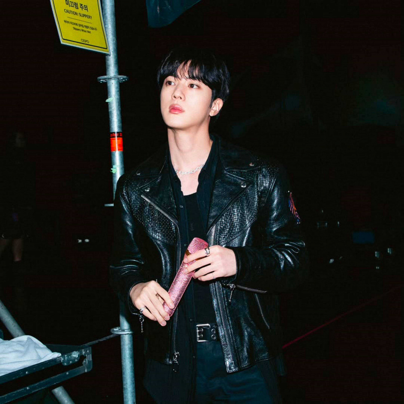 最佳男友穿搭範本！暖男朴寶劍休閒風超出圈、BTS Jin化身酷帥男神現身Coldplay世巡 | 漂亮 | CTWANT