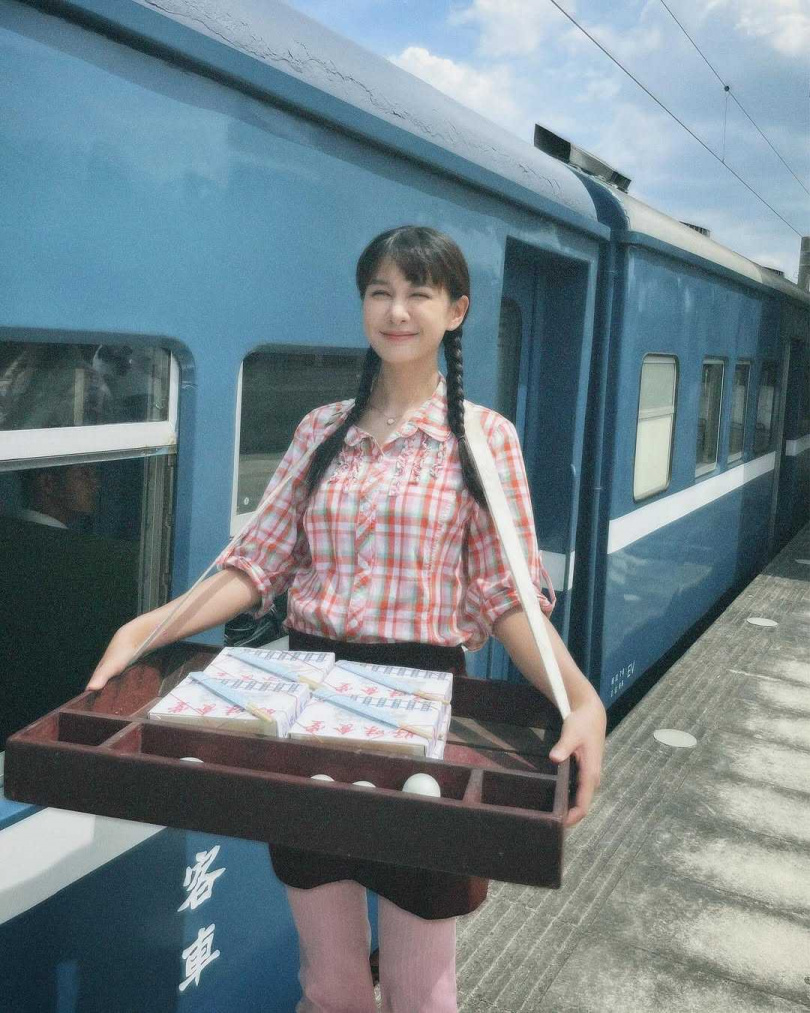 39歲安心亞IG大露性感側腰超火辣，零贅肉減肥方法曝光！台劇《火車來去》中扮演可愛便當妹獲好評 | 漂亮 | CTWANT