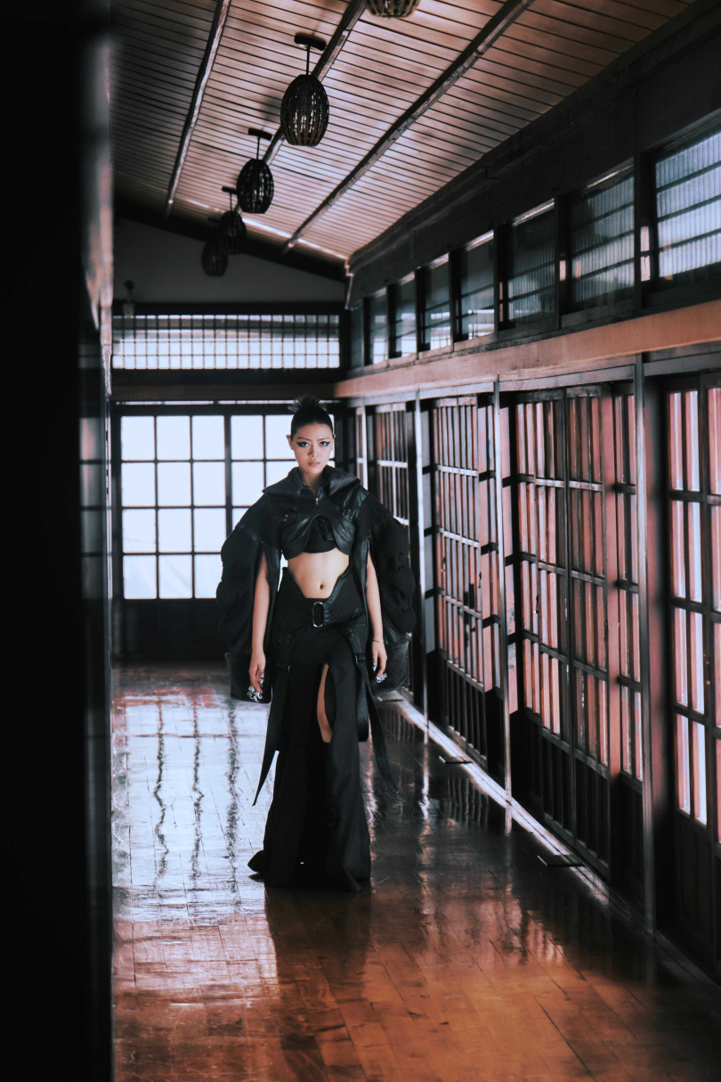 新加坡創作人楚晴推出首張專輯 拿下面具盼超越過去標籤 | 娛樂 | CTWANT