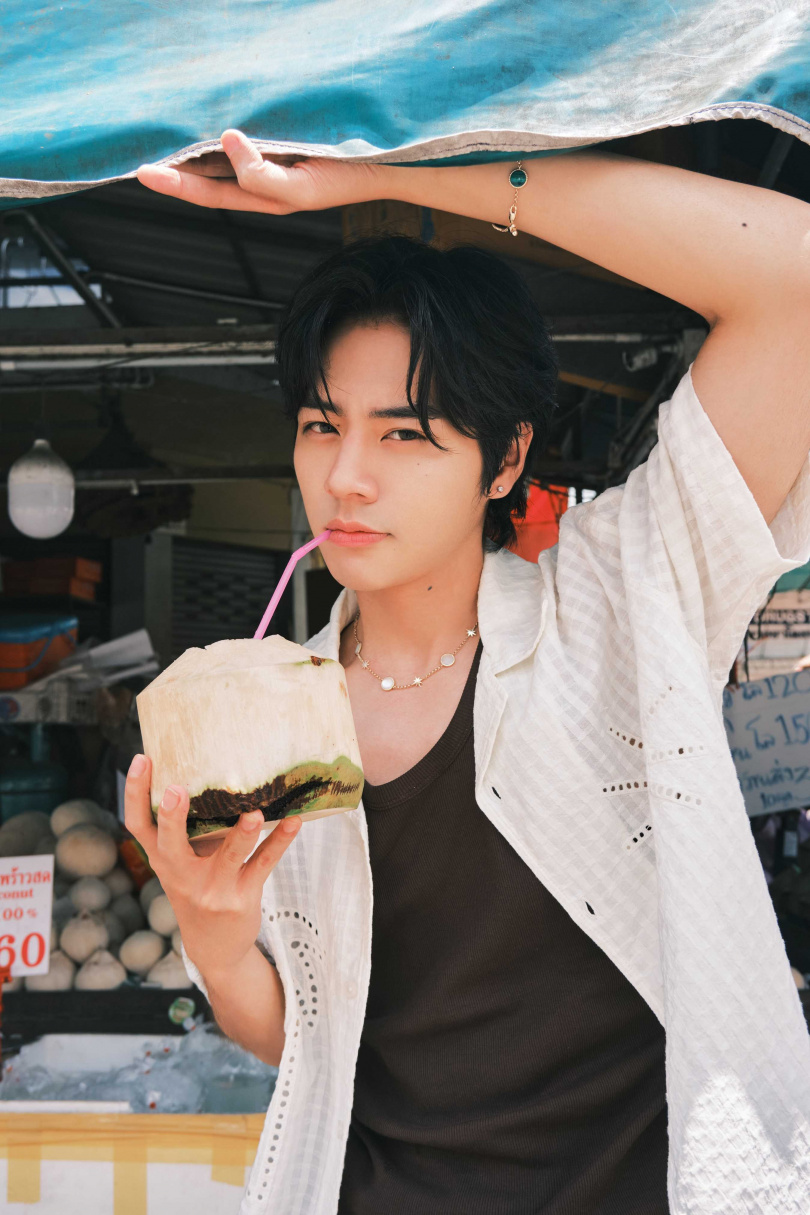 Ozone佳辰破尺度穿背心入鏡 文廷狂做伏地挺身秀猛肌 | 娛樂 | CTWANT