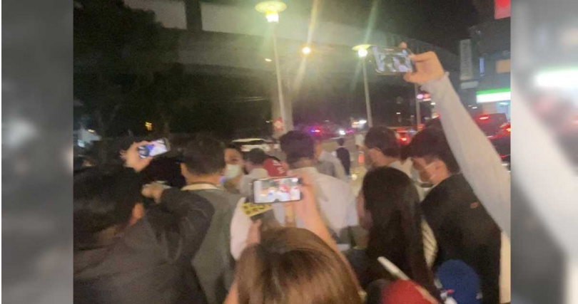 三峽北大國小旁重大車禍 行政院長卓榮泰趕赴恩主公醫院關懷傷患 | 政治 | CTWANT