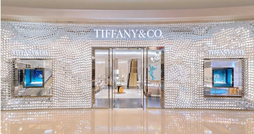 奧斯卡影后楊紫瓊來台挺Tiffany & Co.！”手指愛心”無限輸出、”飛吻”瘋狂放送，下豪語表示要再拿一座奧斯卡 | 漂亮 | CTWANT