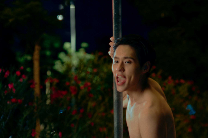 泰版《鬼家人》恥度再升級！ Billkin裸奔跳鋼管 PP胯下滑出喊「老公」 | 娛樂 | CTWANT