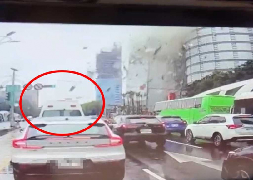 台中新光三越驚傳氣爆！救護車經過即時施CPR救命 現場畫面曝光 | 社會 | CTWANT