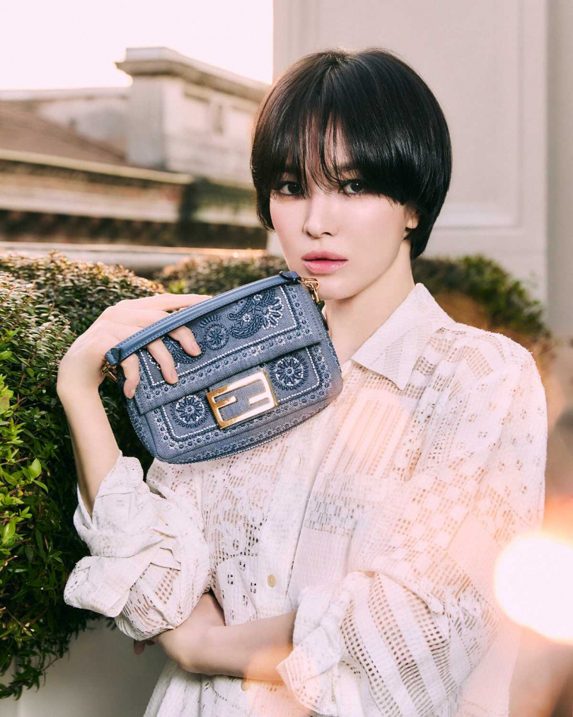 宋慧喬身穿FENDI 刺繡套裝、打造時髦慵懶…STRAY KIDS方燦以帥萌造型演繹牛仔套裝，可愛爆表 | 漂亮 | CTWANT