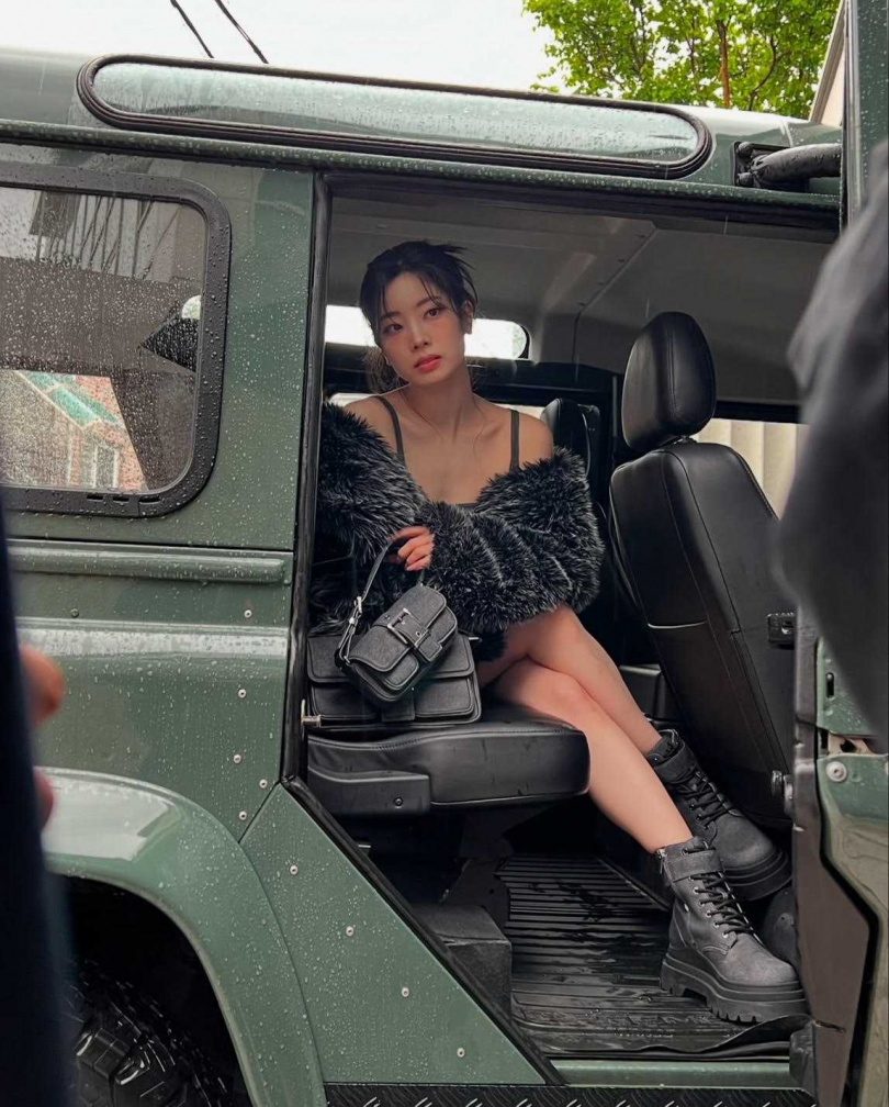 女星們的美腿神器！皺褶長靴超修飾、雪靴這樣穿好顯瘦…亞洲女生最適合這款 | 漂亮 | CTWANT