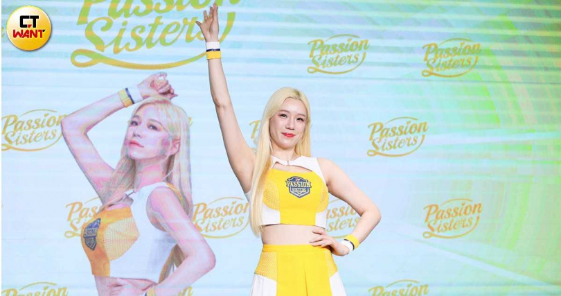 被質疑年紀大跳啦啦隊 峮峮高EQ霸氣對決：小孩才做選擇 | 娛樂 | CTWANT