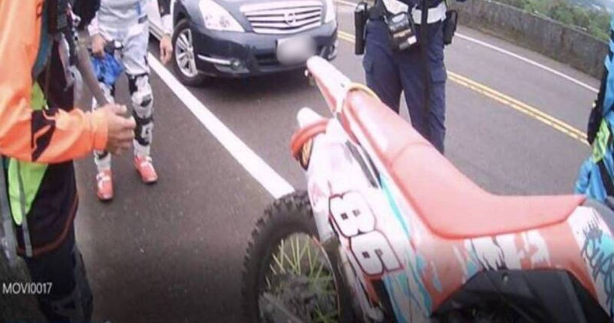 騎士比賽前摘車牌亂晃！遭警取締 吊銷駕照外慘罰3600元 | 社會 | CTWANT