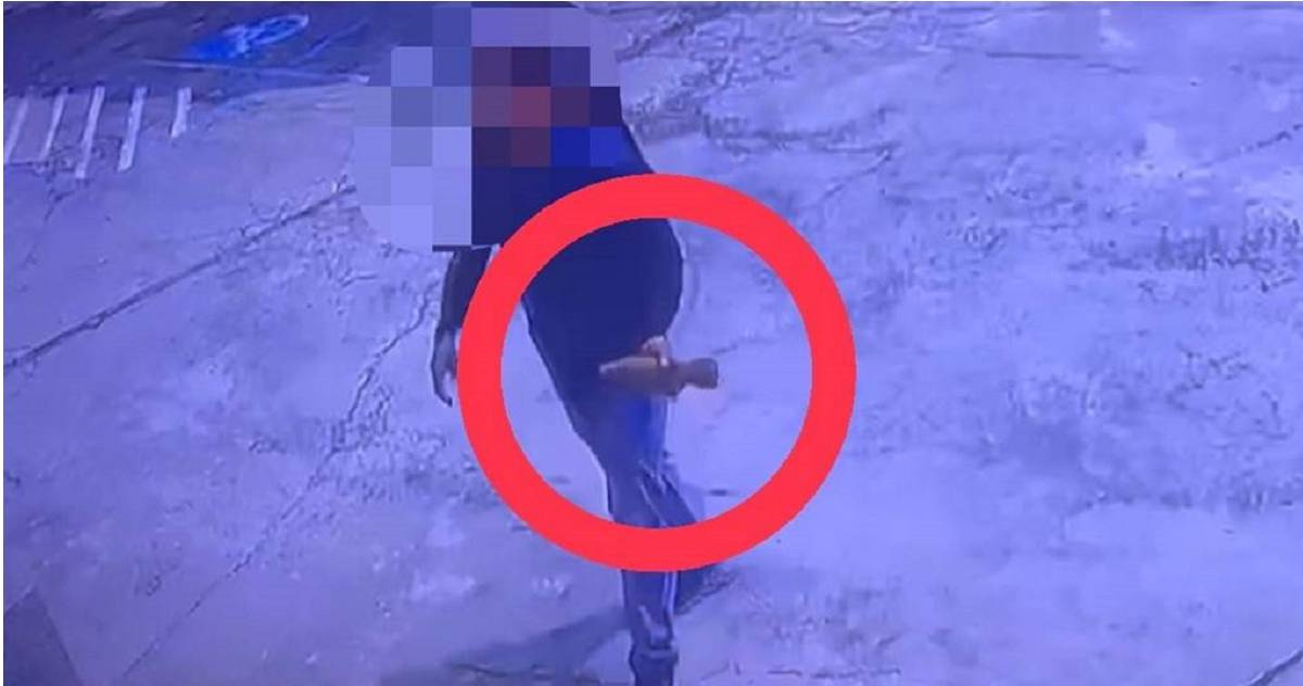 彰化工地挖出未爆彈！他「徒手握彈」衝派出所 警民嚇壞全撤離 | 社會 | CTWANT