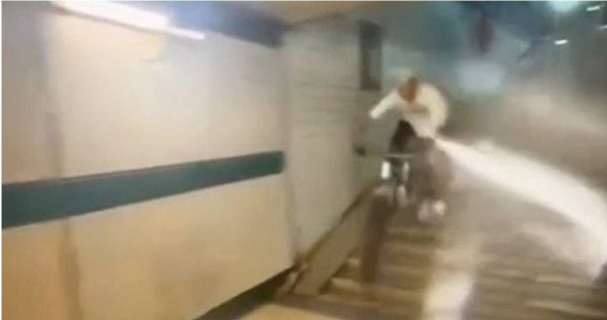 狠踩油門！男騎越野車衝下地下道 網轟：健保當免費的 | 社會 | CTWANT