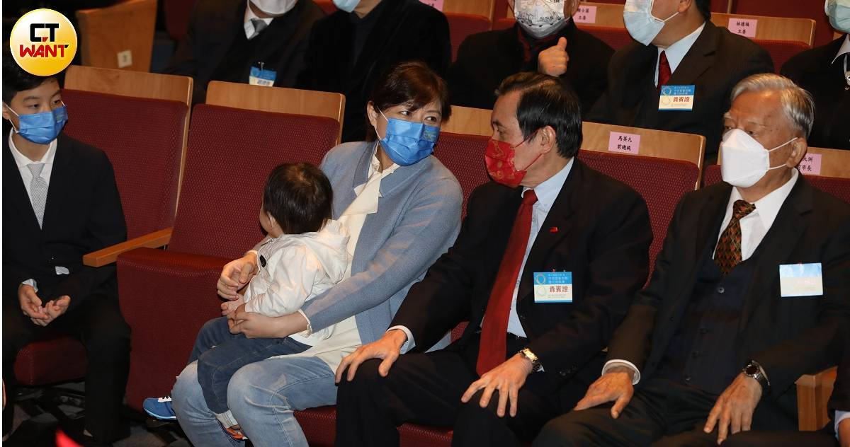 曾喊「讓嬰兒的哭聲成為交響樂」 蔣萬安二寶交接典禮大哭 | 政治 | CTWANT