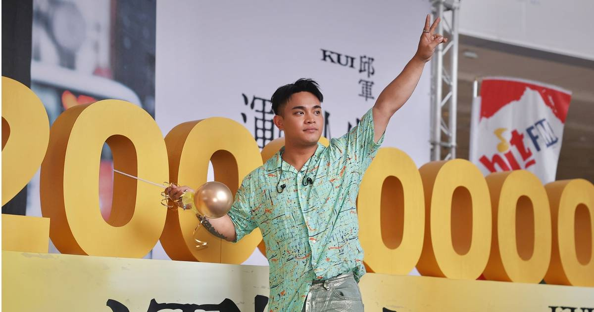 邱軍台上被搶麥克風 傻眼「那我要唱什麼」 | 娛樂 | CTWANT