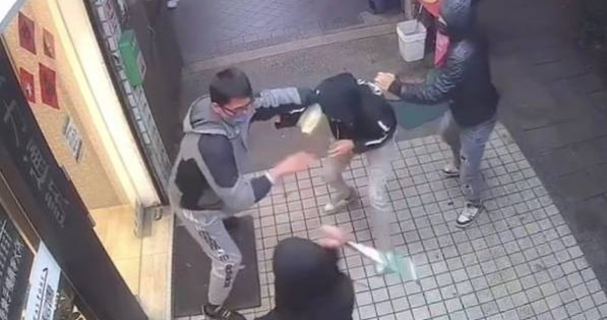 情侶遭黑吃黑！超商面交135萬遭辣椒水襲擊 劫匪台中摩鐵落網 | 社會 | CTWANT