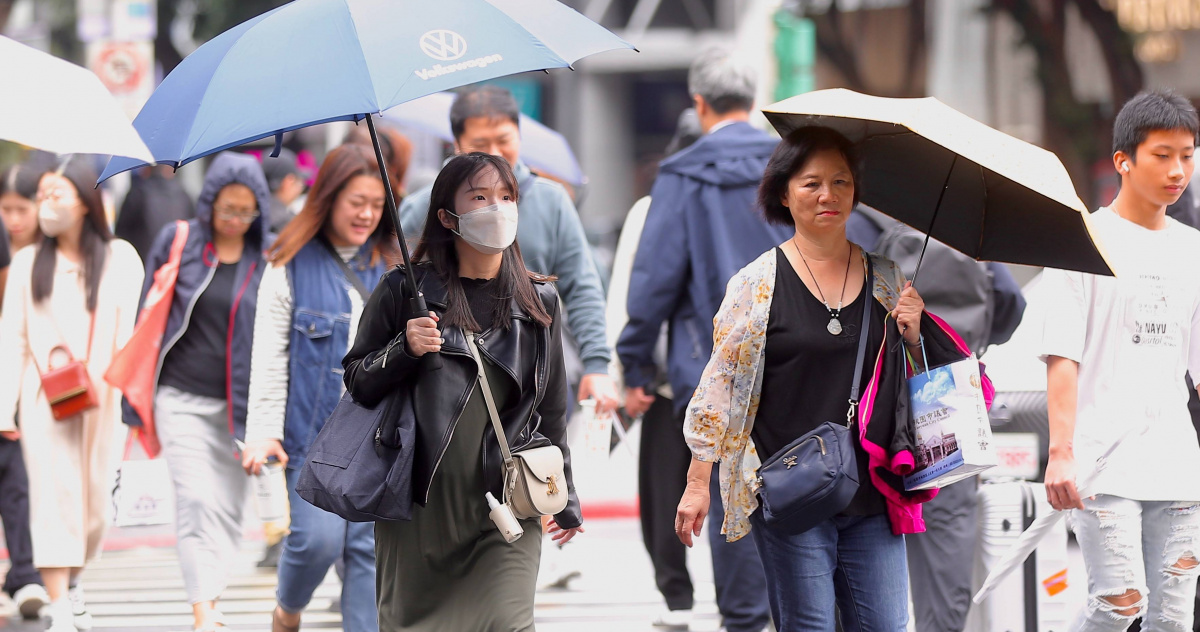 7縣市大雨特報 強降雨開轟到明晨 | 生活 | CTWANT