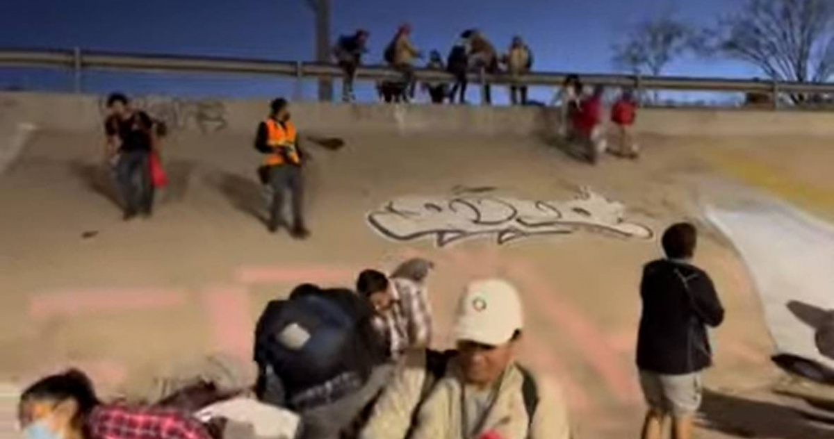 美德州邊境單日近3千人試圖闖關 墨西哥政府還「派巴士」協助 | 國際 | CTWANT