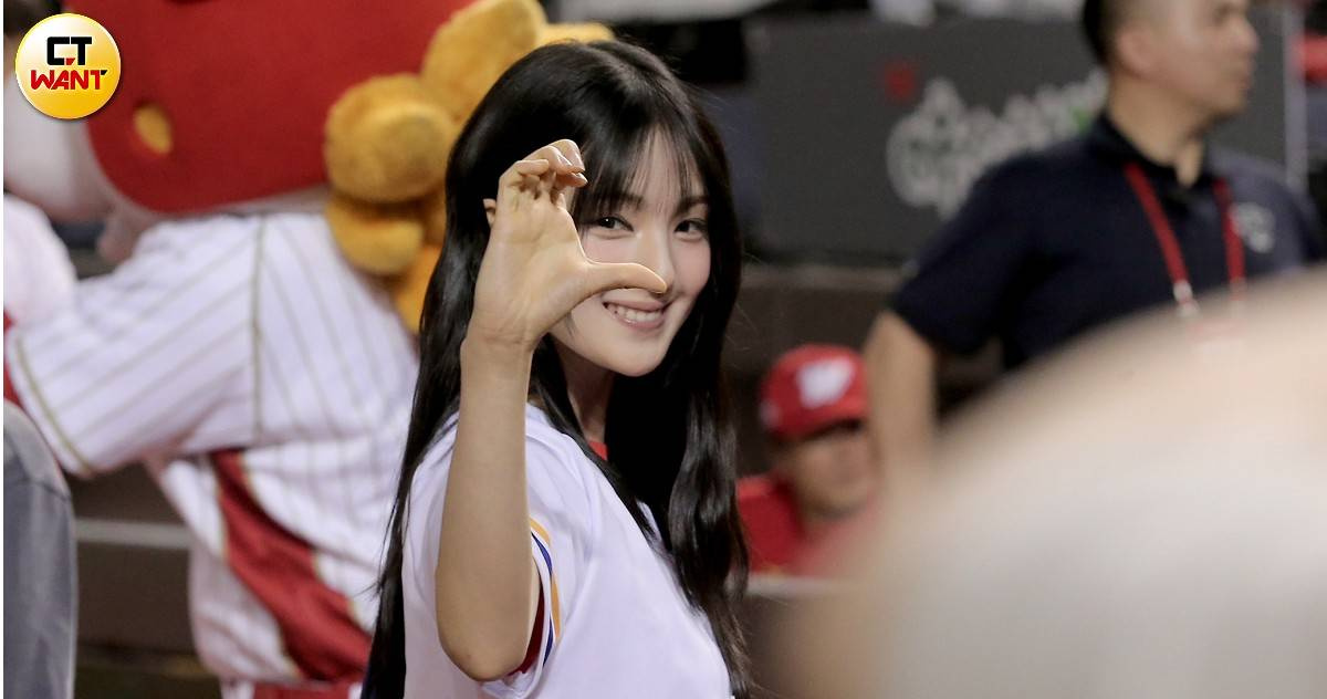 GYUBIN大巨蛋開球緊張睡不著 揪爸爸練習挨罵丟路人觸身球 | 娛樂 | CTWANT