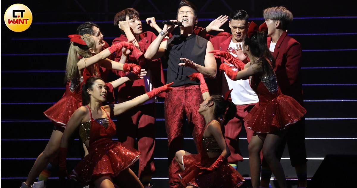 羅時豐演唱會幹話不斷 全場觀眾笑罵「靠X」 | 娛樂 | CTWANT