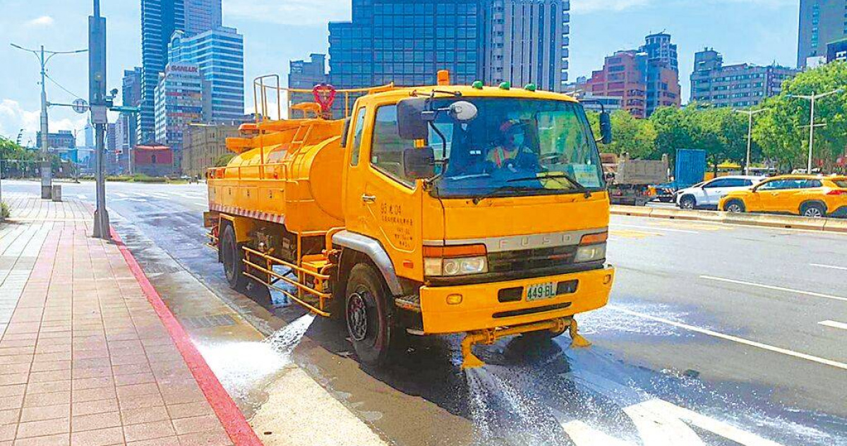 太曬了！740處紅燈將縮短21秒 協助民眾躲熱浪 | 社會 | CTWANT