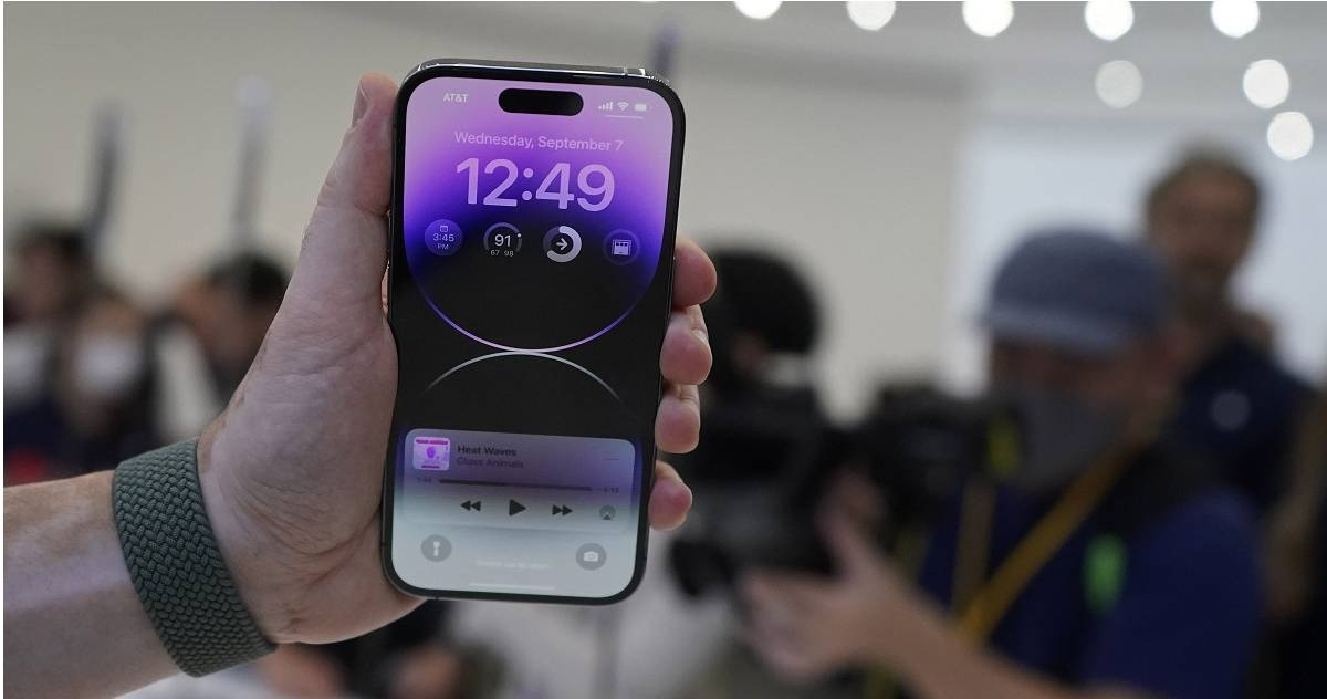 iPhone 14 Pro用戶崩潰！爆手機充飽電「無徵兆死機」 官方客服回應了 | 財經 | CTWANT