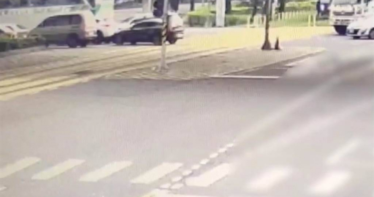 高雄客車搶快卡輕軌 最高開罰3600罰鍰 | 社會 | CTWANT