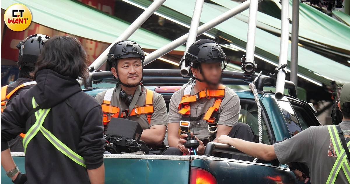 拍戲惹議1／九把刀《功夫》開拍王淨再穿學生制服 封街拍攝撞車戲惹怒攤商 | 娛樂 | CTWANT