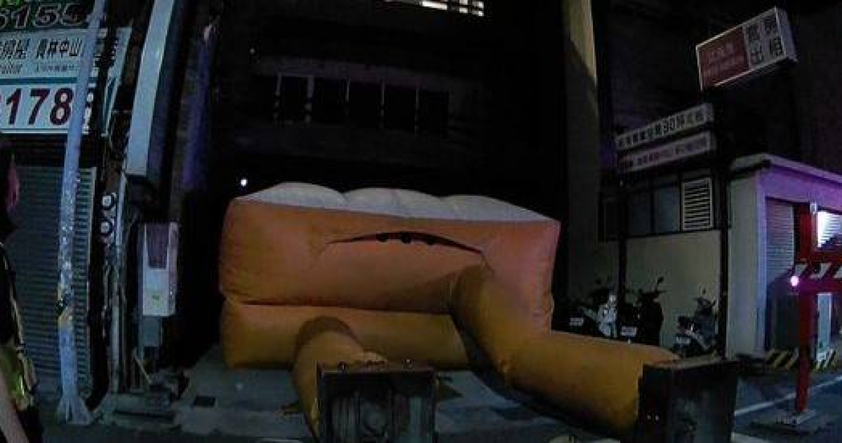 員林女豪飲「伏特加」醉後狂鬧2小時 鄰居暗夜被吵醒怒報警 | 社會 | CTWANT