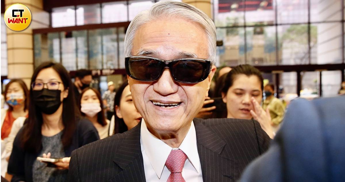 吳東亮獲北醫頒授名譽博士 吳東進觀禮：我很高興，他是家族光榮 | 財經 | CTWANT