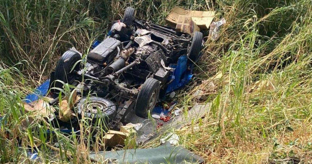 台76線重大車禍！小貨車翻落高架「急墜30米」摔成廢鐵 2人不治 | 社會 | CTWANT