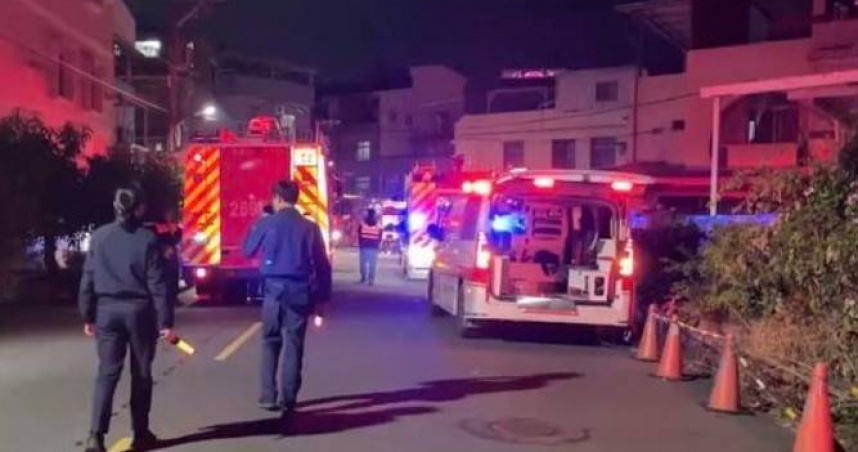 高雄民宅深夜大火！夫妻逃出「3歲童困2樓」 救出OHCA不治亡 | 社會 | CTWANT