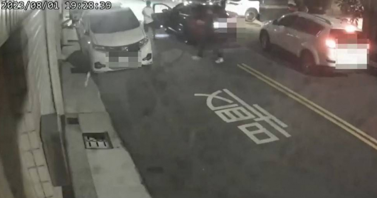 10萬買二手車怒「資訊不符」 砸車不夠還蛋洗家門撒冥紙 | 社會 | CTWANT