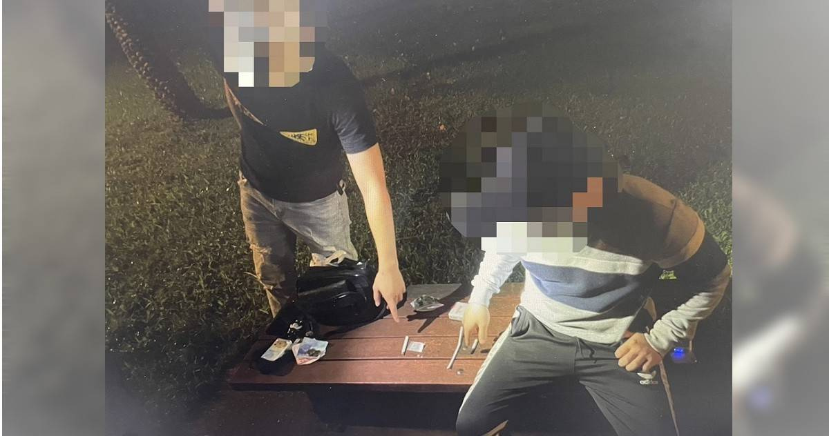 以為深夜沒人！2男大膽河堤抽K菸 毒臭仍引警上門 | 社會 | CTWANT