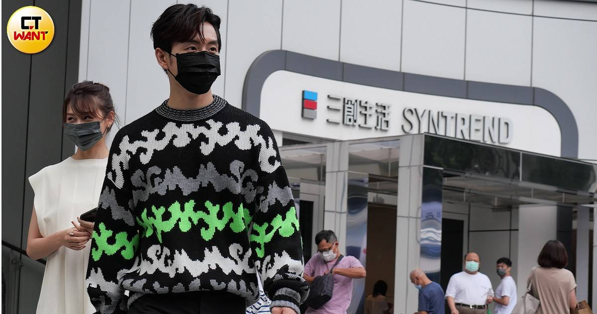 娛樂報報／曾與管麟甜組CP 吳季璇深夜曖昧摸胸告別 | 娛樂 | CTWANT