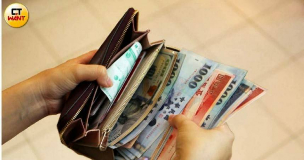 媽曬帳本要她畢業後還錢…她揭「學費是阿嬤出」 淚喊：為什麼生下我 | 生活 | CTWANT