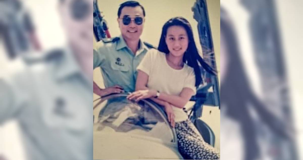 飛官站F16機翼拍婚紗挨轟 馮世寬曬30年前「座艙合照」嗆：無知！ | 社會 | CTWANT