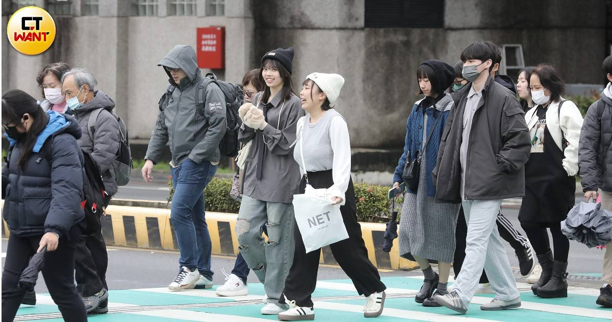 228連假高溫達30℃！專家示警「冬衣還不能收」 下周再轉涼 | 生活 | CTWANT