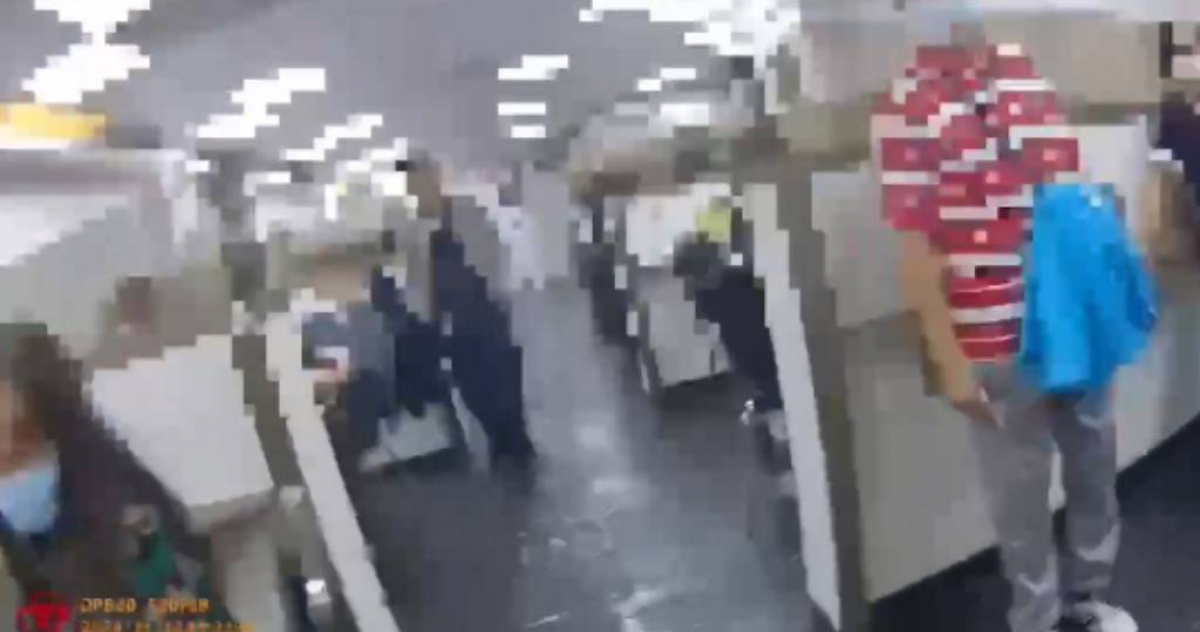 西門町鬧區藏大型賭場！打通鄰棟擴大「營業」 警破門逮100名賭客 | 社會 | CTWANT