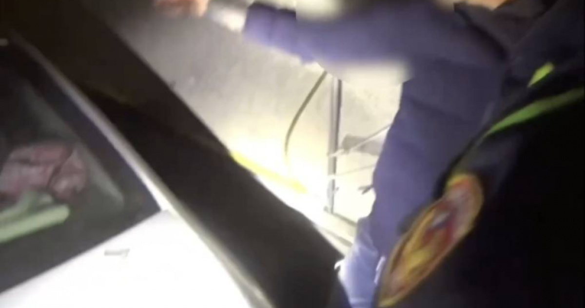 參加青山王祭見警心虛！BMW男拔腿狂奔遭壓制 他乖乖交K他命 | 社會 | CTWANT