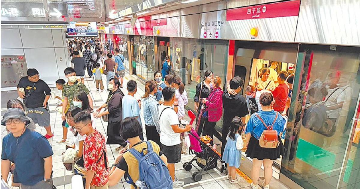 觀光助攻！高雄捷運今年運量攀升 比去年成長13.5％ | 生活 | CTWANT