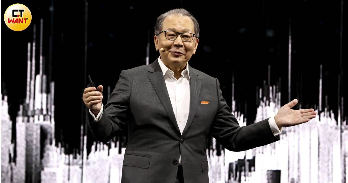 AI新狂潮／聯發科2奈米晶片要來了！ 蔡力行送「這包好物」逗樂黃仁勳 | 財經 | CTWANT