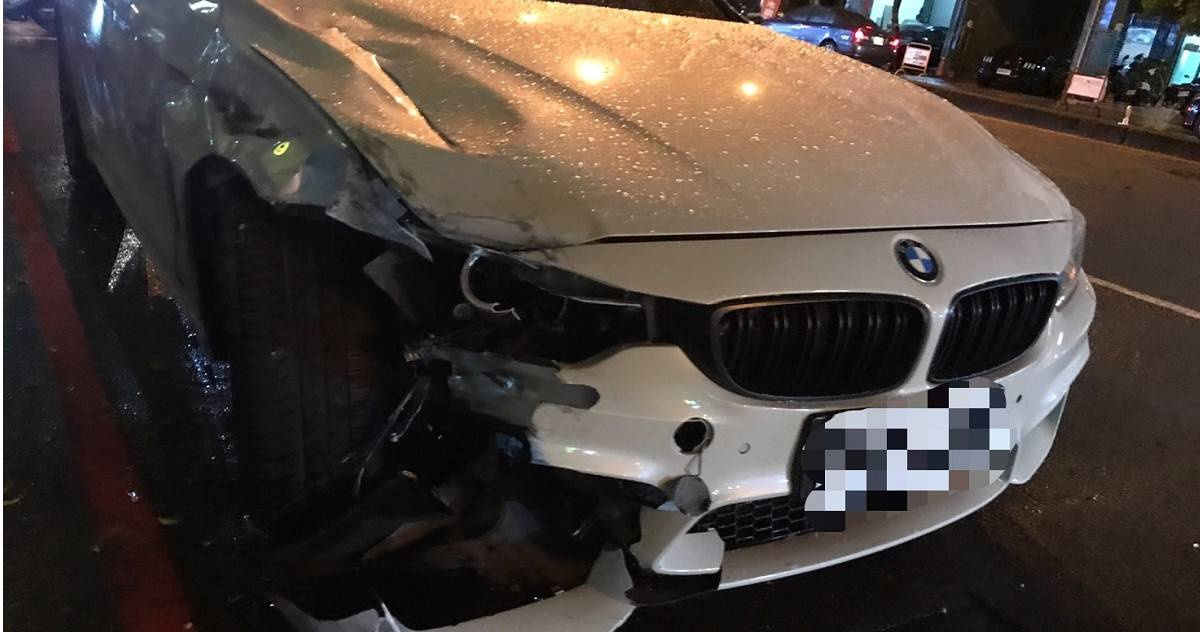 台中騎士路口左轉遭BMW撞飛 人車倒地「濺火花」！送醫不治 | 社會 | CTWANT