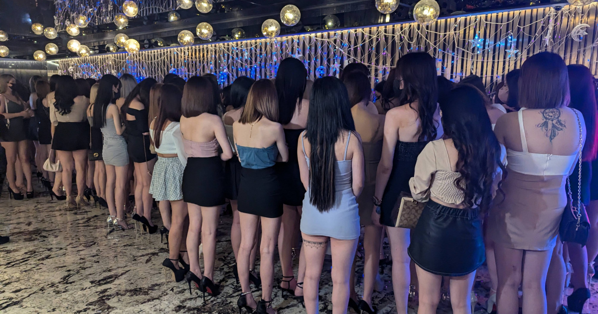 北市警局局長率隊抄酒店 小姐辣腿排排站 | 社會 | CTWANT