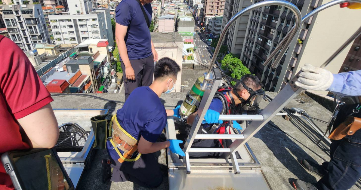 剝皮驗屍1／住戶聞異味驚見水塔浮屍！ 180公分拆除工人溺死140公分水位 | 社會 | CTWANT