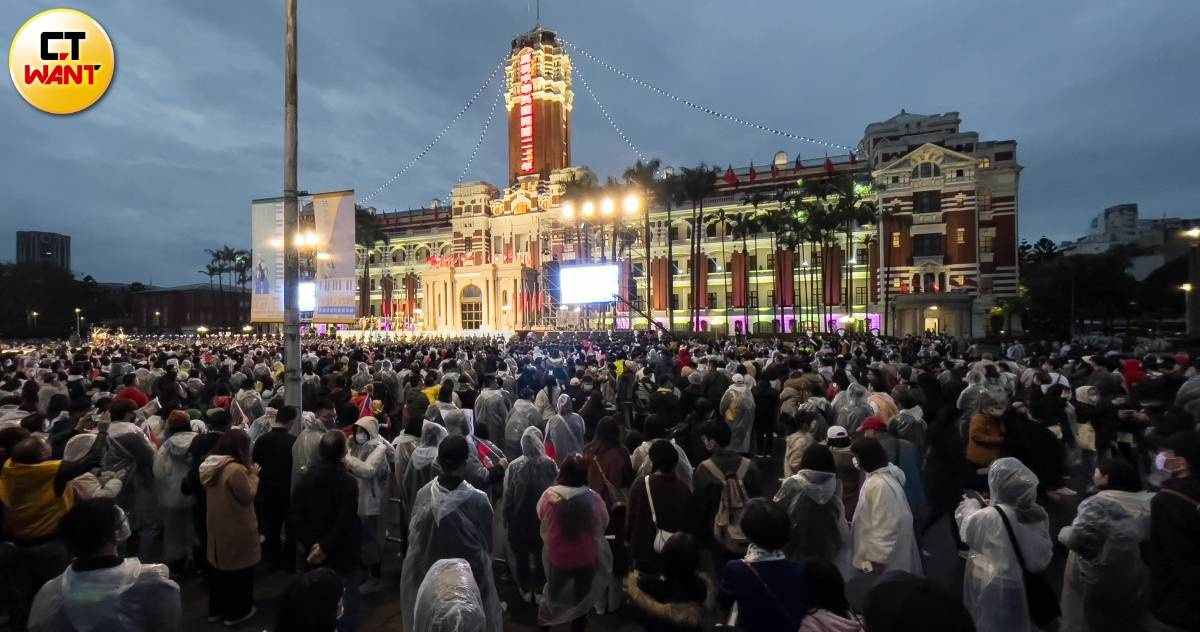 顧好荷包！2023新制一次看 18歲辦信用卡「10萬保單紓困也開跑」 | 生活 | CTWANT