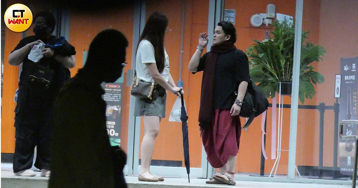 深夜救援1／黃浩詠車卡私人停車場 宋羽葤火速現身助陣 | 娛樂 | CTWANT