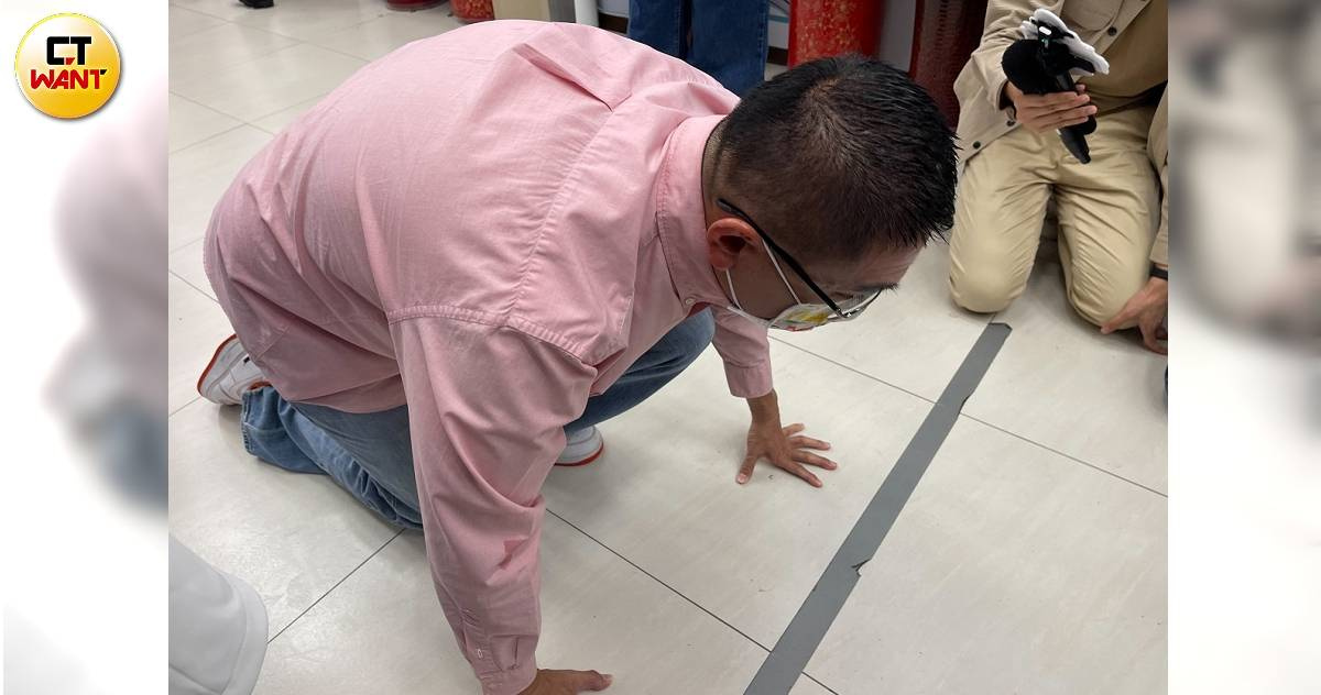 謝國樑當選基隆市長激動感謝上帝 總部當場跪謝10秒之久 | 政治 | CTWANT