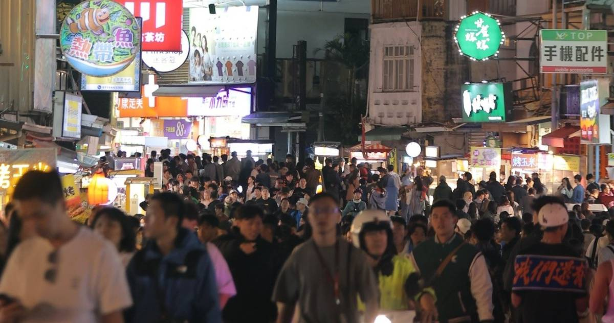 墾丁大街復活？人潮擠爆整條街 「恐怖景象曝光」遭疑AI合成 | 生活 | CTWANT