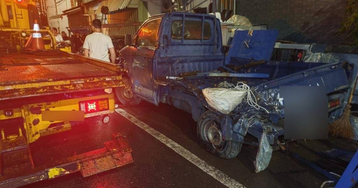 漢光演習夜訓出包 自走砲撞壞桃園路邊4車 | 社會 | CTWANT