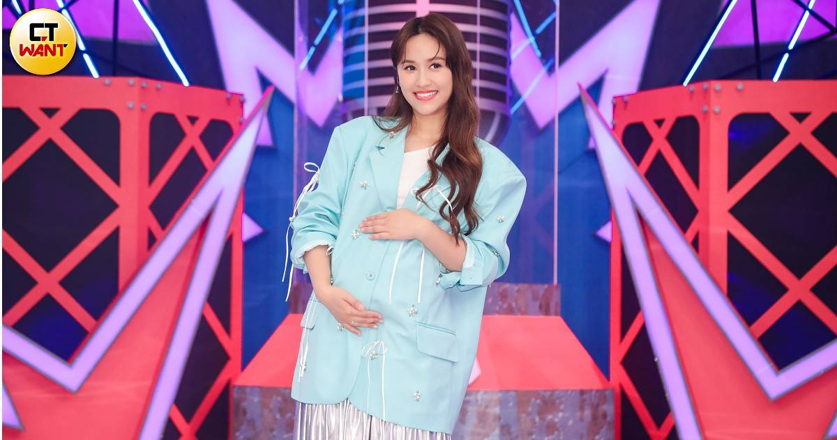 被爆產後火速接金鐘主持棒 Sandy現身回應：選別人也沒關係 | 娛樂 | CTWANT
