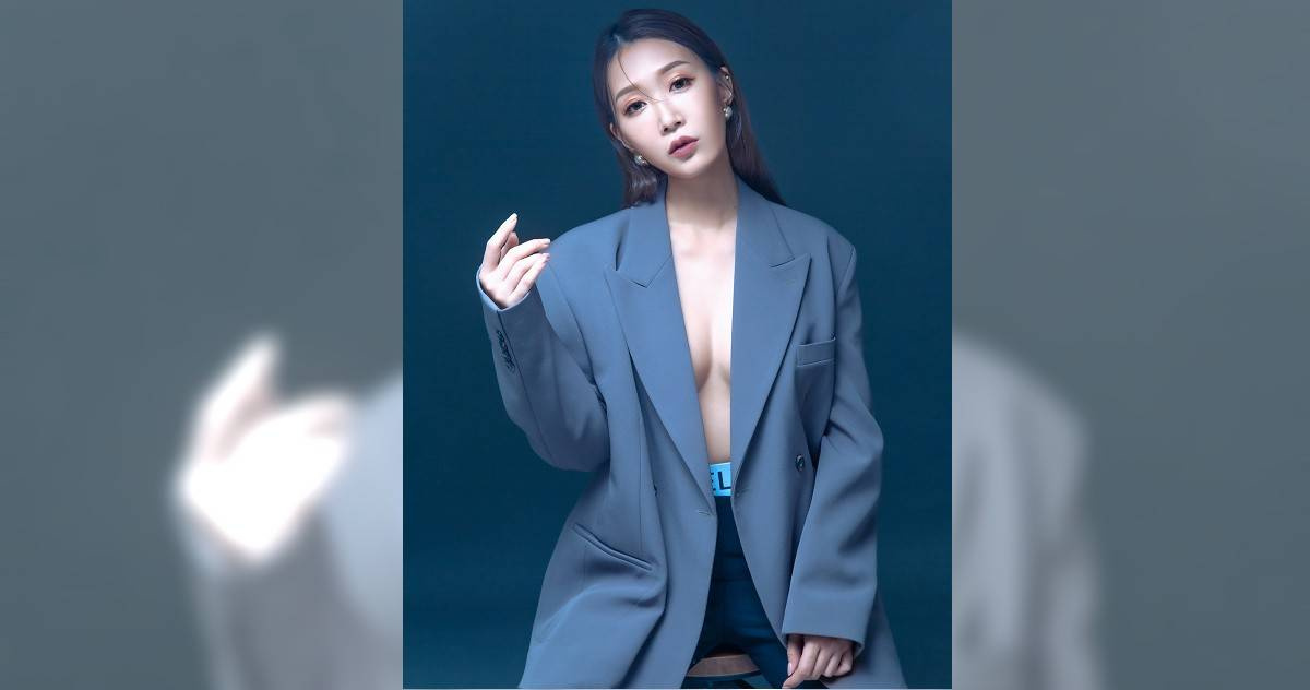 小玉兒突破尺度秀D奶 單穿外套中空上陣 | 娛樂 | CTWANT