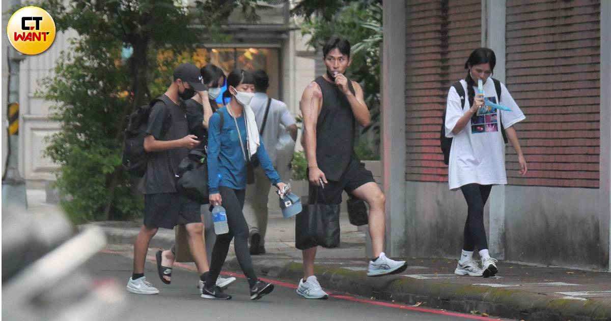 全明星曖昧中1／女狀元賴Ki搭上林家佑 兩人車內獨處100分 | 娛樂 | CTWANT